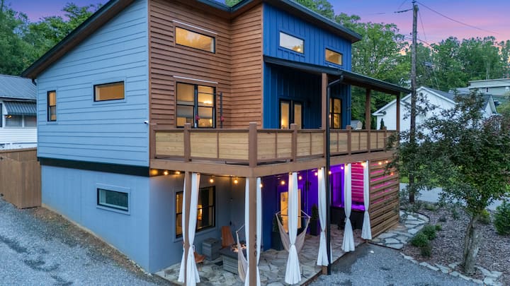 Walk To Breweries | King | Hot Tub | Firepit | 65" - 애슈빌