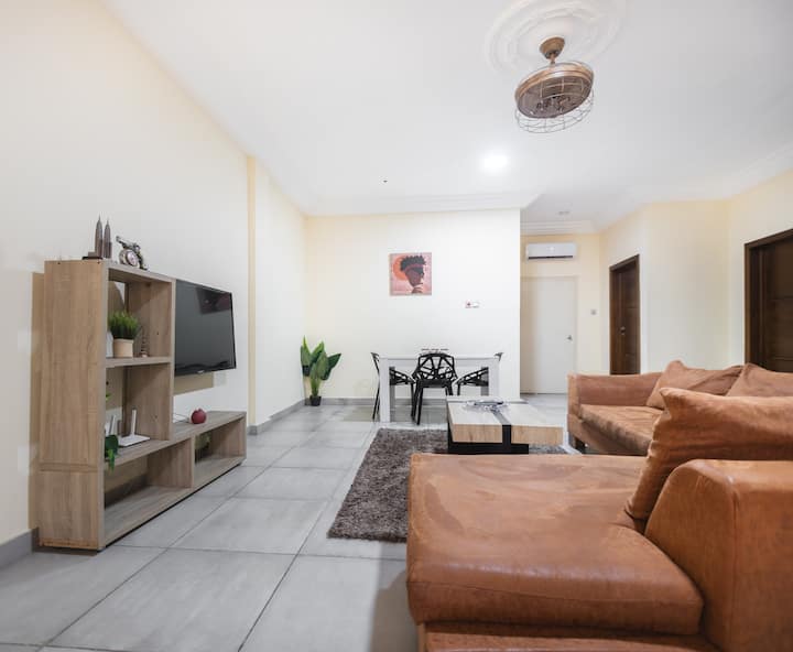 Lovely 2bd Apartment With A Pool In East Legon - Ghana