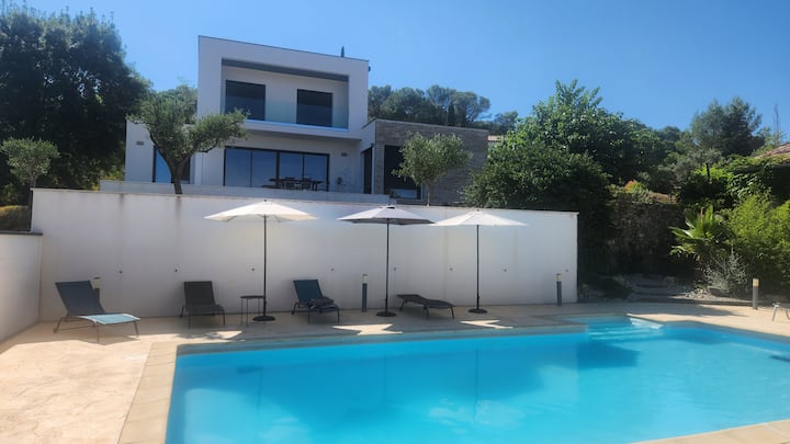 Magnifique Villa Avec Piscine Et Pool House - Alès