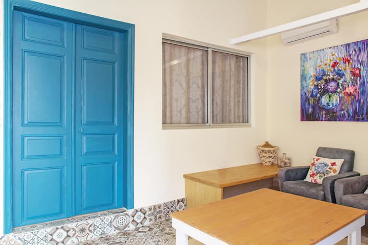 Art Guest House Near The Beach - Lebanon