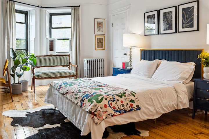 Sunny Top Fl Private 1- Br With Garden View - Brooklyn, NY