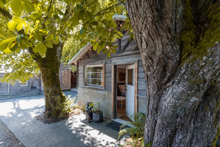 Unwind In Style In The Perfect Countryside Getaway - Duncan