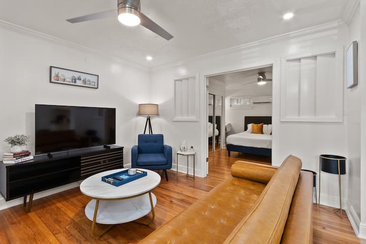 Chic Hideway In Montrose | Dt, Med Ctr, River Oaks - Houston, TX