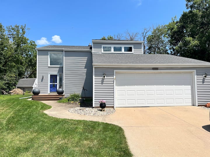 Eaa House Rental In Oshkosh Off Hwy 41 - Oshkosh, WI