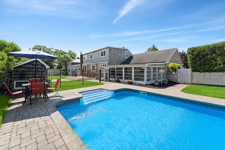 Spacious Home W/ Sunny Pool! Short Walk To Beach! - Hampton Bays, NY