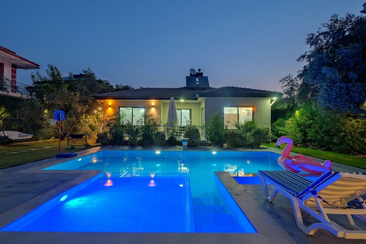 Havuzlu, Jakuzili Ve Saunalı Villa - Fethiye