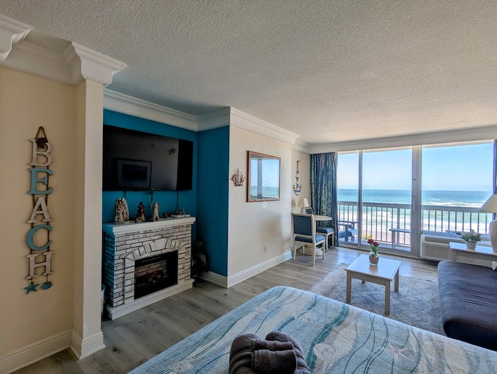 Luxurious Oceanfront Sanctuary W/ Private Balcony! - Daytona Beach, FL