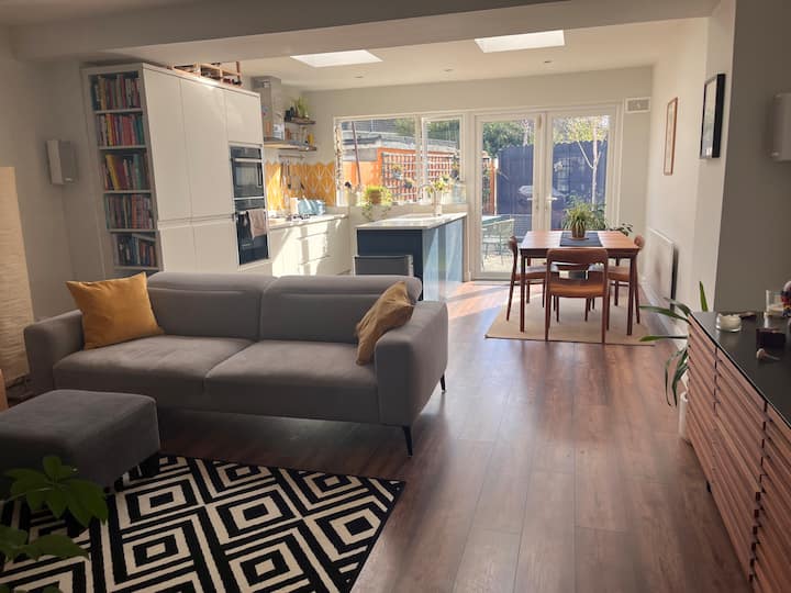 Baby Friendly 2 Bedroom + Office In City Centre - Dublin