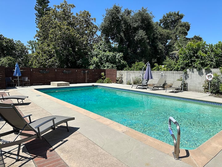 Spacious Home With Large Pool In Pasadena - Pasadena
