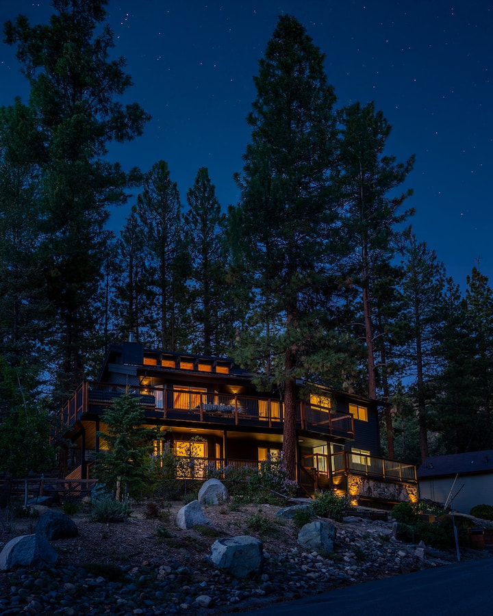 The Mountain Haus | Forest, Ac, Hot Tub, King Beds - South Lake Tahoe, CA