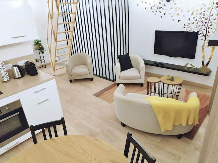 Grand Studio Lumineux Au Calme, Centre Historique - Pertuis