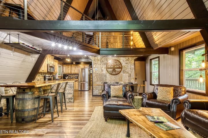 Shopes' Ski Mountain Chalet | Gatlinburg - Gatlinburg, TN