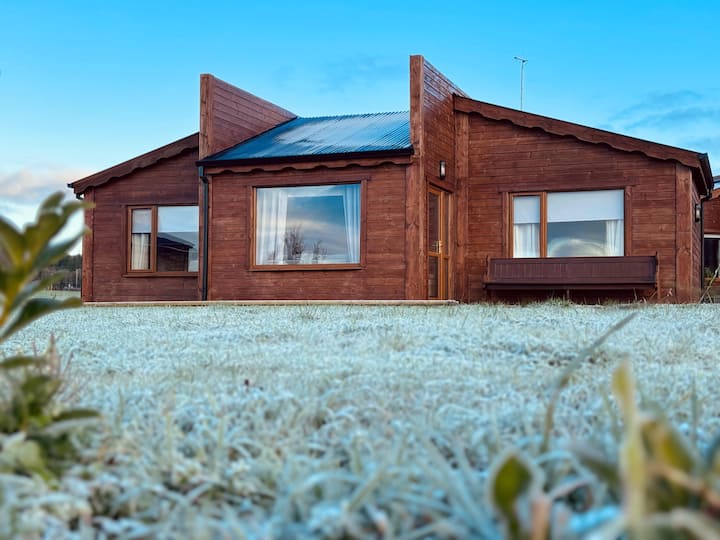 Cosy Lakeside Cabin, 2bedroom, Sauna, Hot-tub - Fermanagh