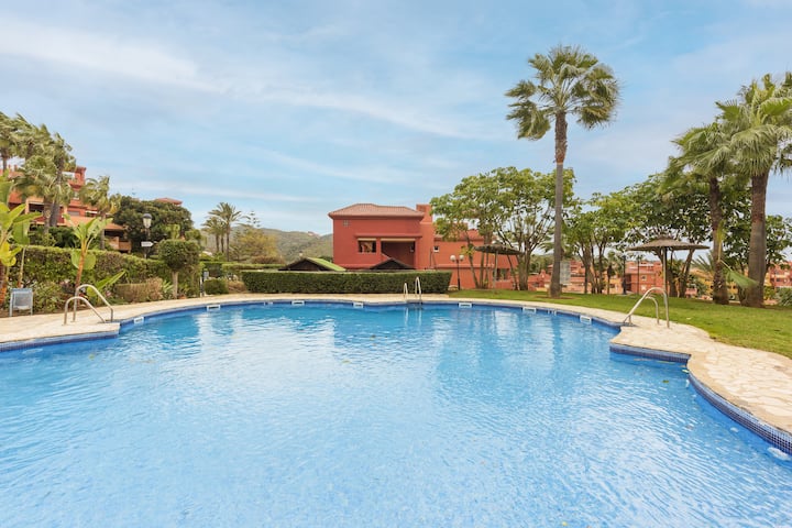 Bel Appart De 2 Chambres Avec Terrasse Et Piscine - Marbella