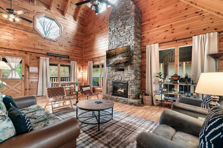 Smoky Mountain-pool-2hottubs-pet Friendly-theater - Pigeon Forge, TN