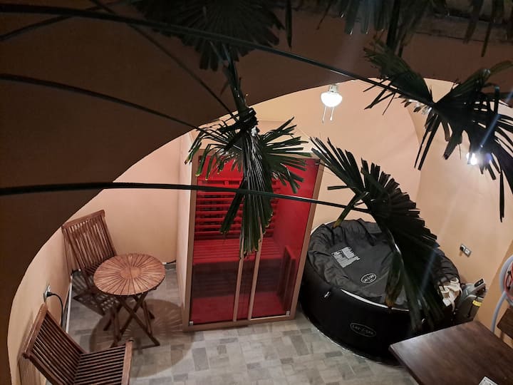 Atraktivna Kuća Sa Saunom I Grijanim Jacuzzijem - Cres