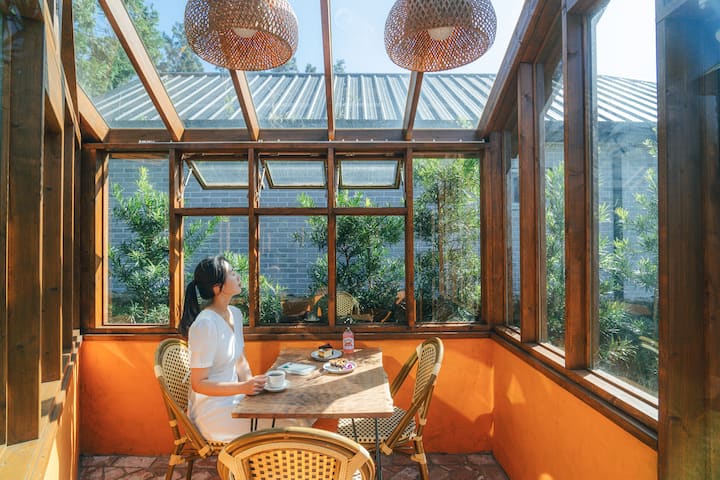 귤밭뷰/바베큐/전용자쿠지/스페인시골St/넷플릭스/코코트리 - Jeju-do