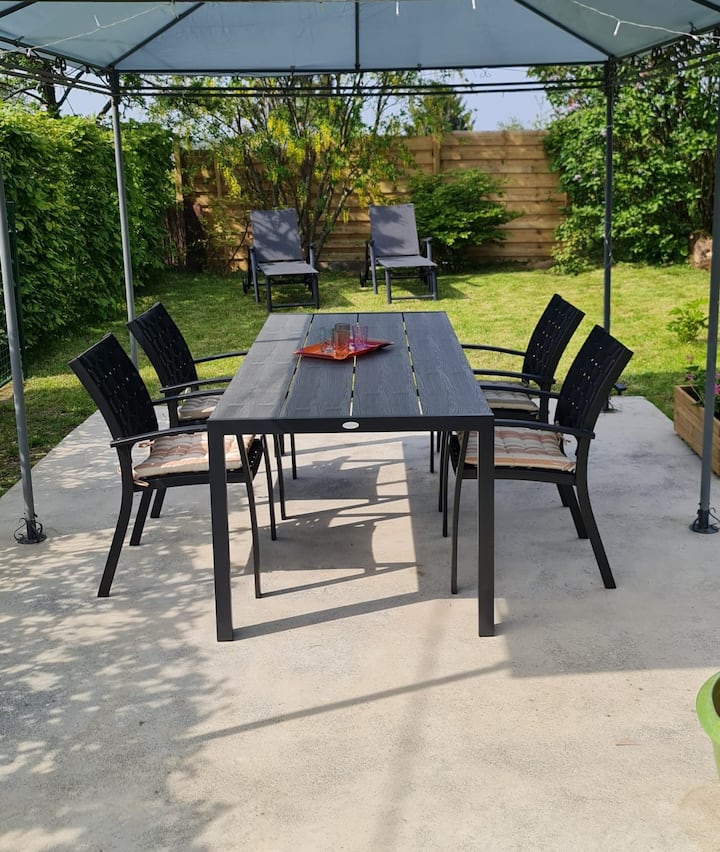 Maison Cosy 4 Pers.
Local Sécurisé-rando-vélo - Couvin