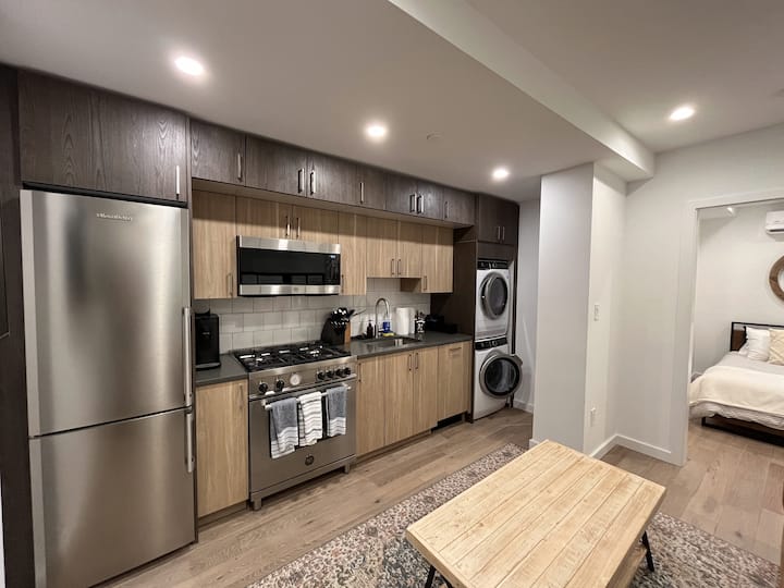 Stylish 1bd, 1ba Apartment @ Logan & Dupont Cir. - Washington, D.C.