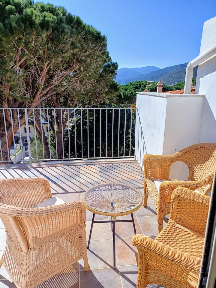 A Nice Mansard Overlooking The Sea - Cala Gonone