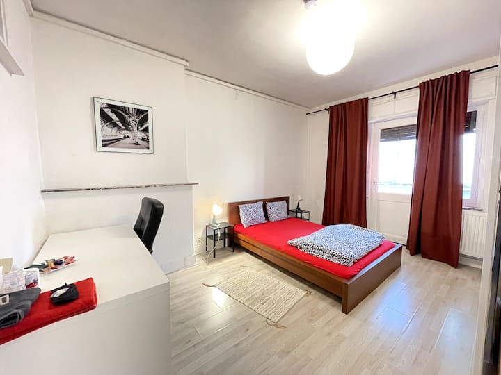 3-1 Chambre Individuel Check-in Autonome - Liège, Belçika