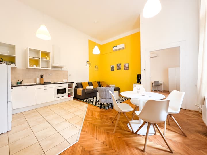 Large Peaceful 1br Central Apt A/c - Yellow House - Budapest