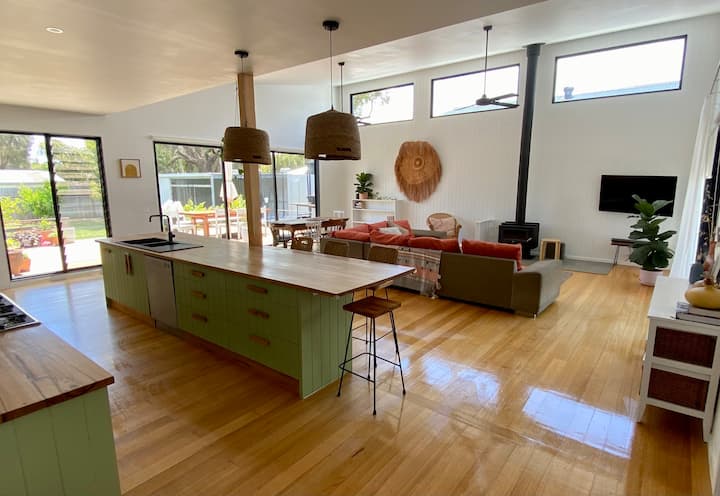 Family Friendly Home, Walking Distance To Beach - Queenscliff