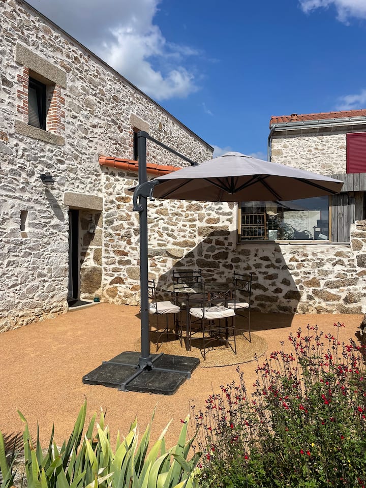 La Cave Du Meunier, Dans Un éCrin De Verdure. - Clisson