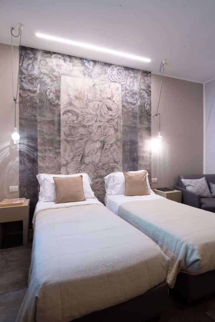 Exclusive Room In '900 Villa | In The City’s Heart - Modena