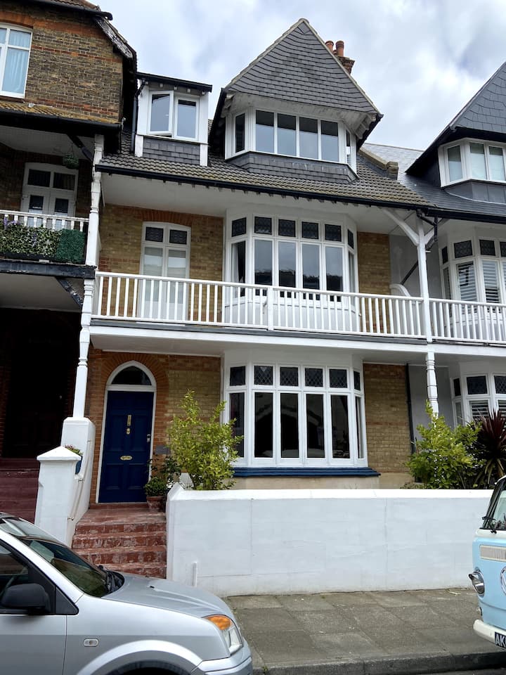 Double En Suite Room Near Beach - Westgate-on-Sea