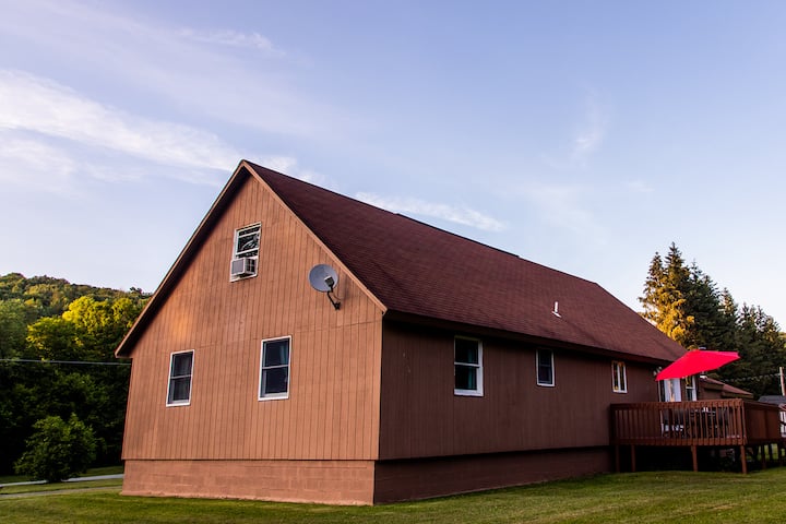 Cozy Corner With Gazebo And Firepit - Livingston Manor, NY