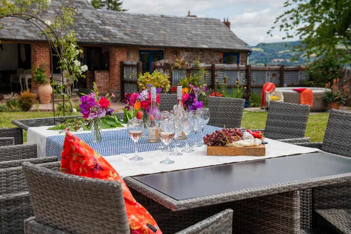 The Dairy At Wonderful Escapes - Wales