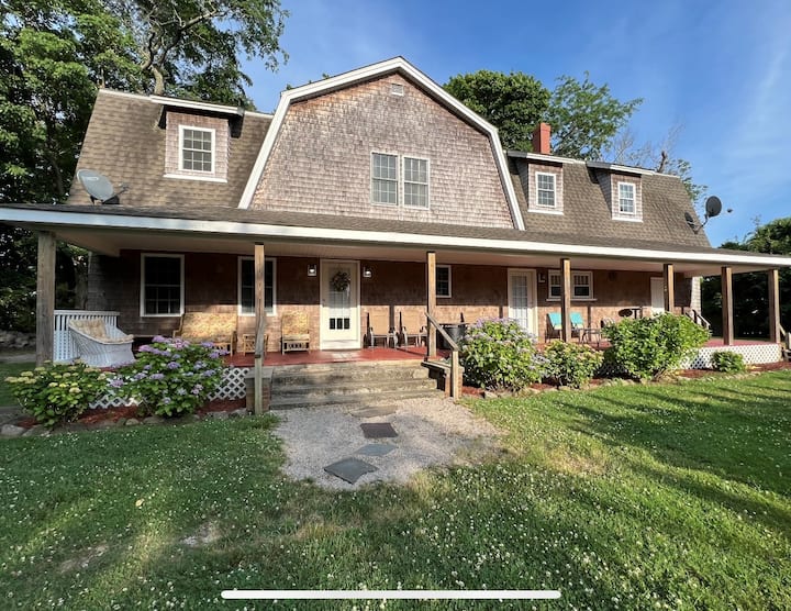 Beach Getaway With Ac, Walking Distance To Seawall - Narragansett, RI