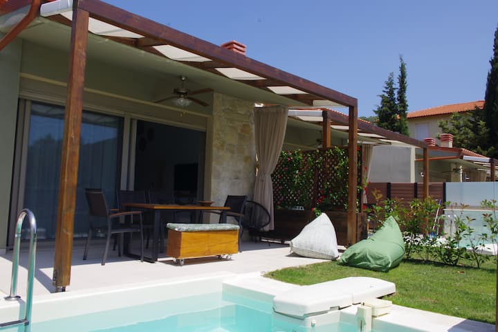 Luxury Villas For Families With Private Pool - Sarti