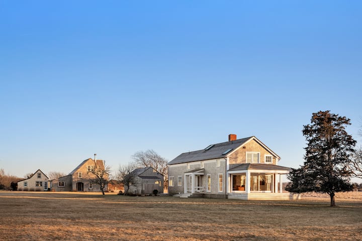 Modern 2 Br Main House, Beach - Chilmark, MA
