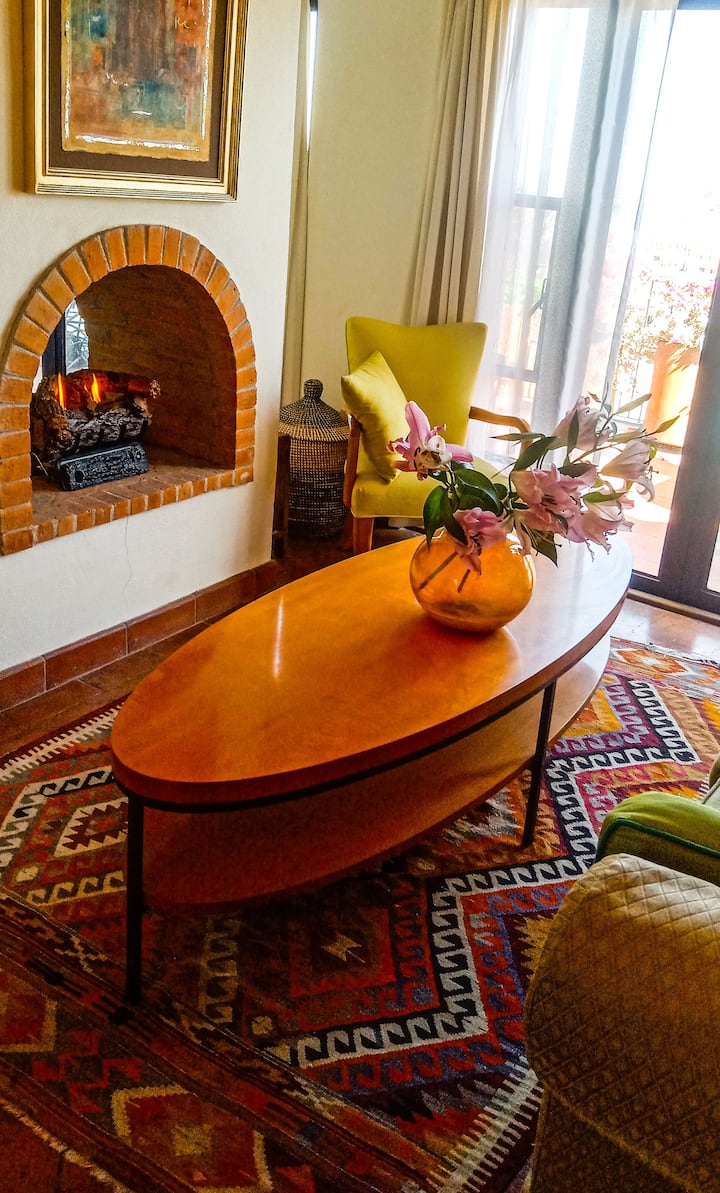 Casita Catarina Ii Balcony French Doors Fireplace - San Miguel de Allende