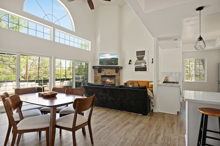 Gorgeous Quiet Retreat W/ac, Game Room, Deck, Loft - Lake Arrowhead, CA