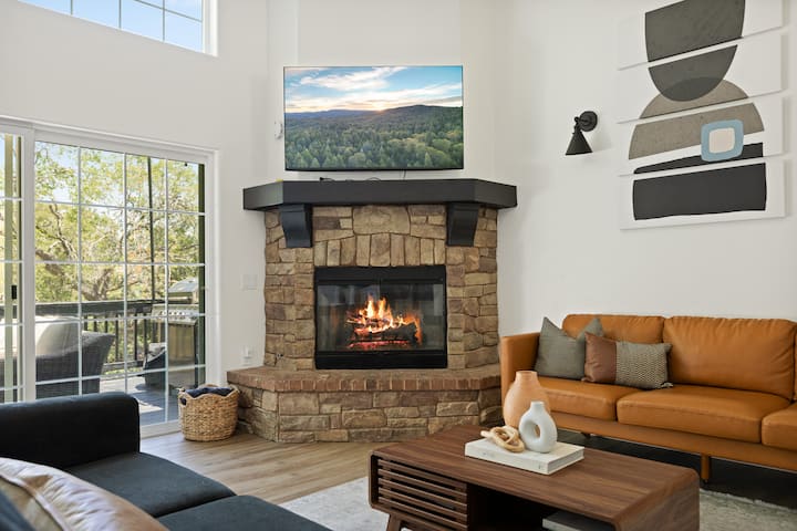 Gorgeous Quiet Retreat W/ac, Game Room, Deck, Loft - Crestline, CA