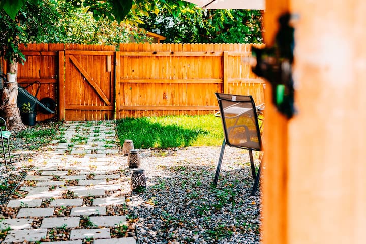 Cozy Oasis In Vibrant Walkable North Denver - Denver, CO