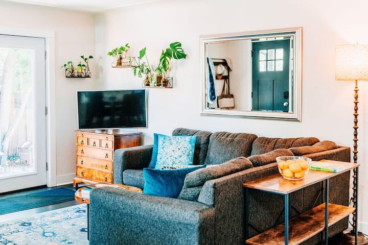 Cozy Oasis In Vibrant Walkable North Denver - Denver, CO