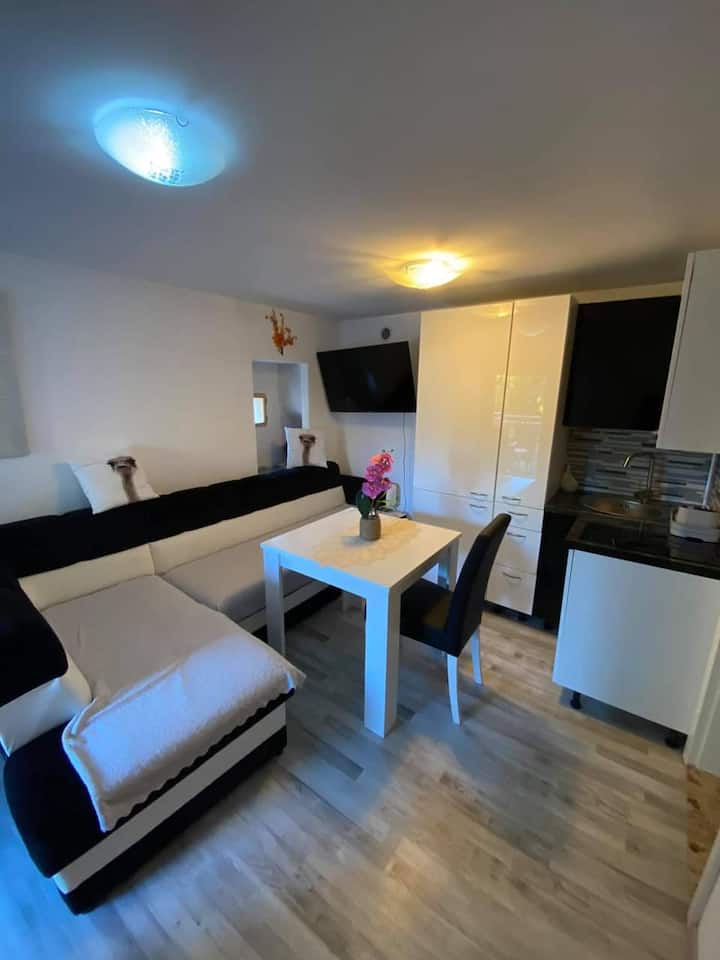 Apartment Emina 3 | For 4 | Balcony | 2nd Floor - Ankaran