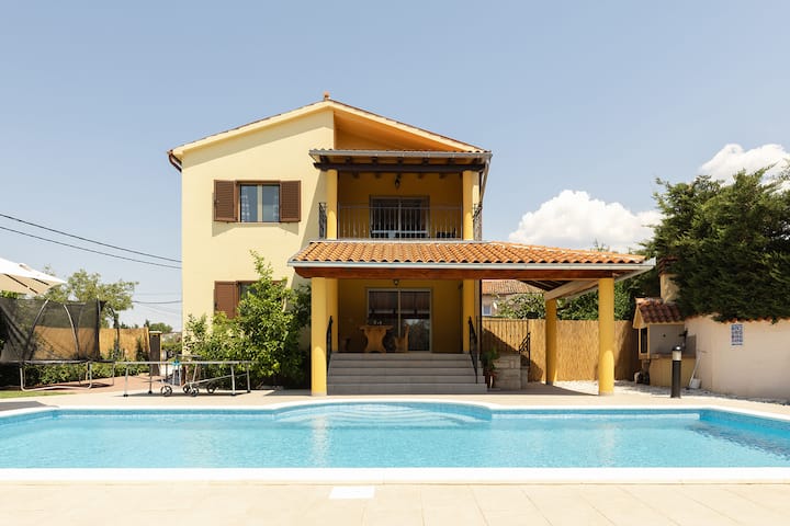 Villa With Pool For 10 Person, - Pula
