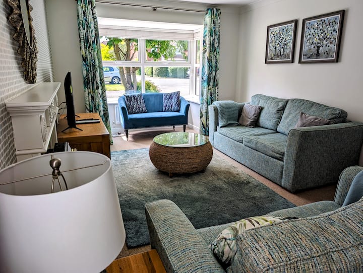 Big Family Home 5 Bedrooms | 4 Bathrooms | Parking - York