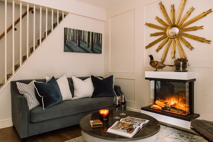 Charming Stylish Cottage At Windsor Great Park - Staines-upon-Thames