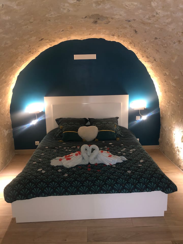 Trog'love : Balnéo Cocooning Dans Une Troglodyte - Tours