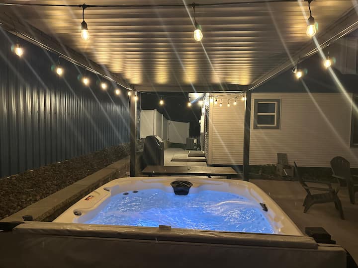 Adorable Home!! Walk To Downtown Coeur D'alene - Coeur d'Alene, ID