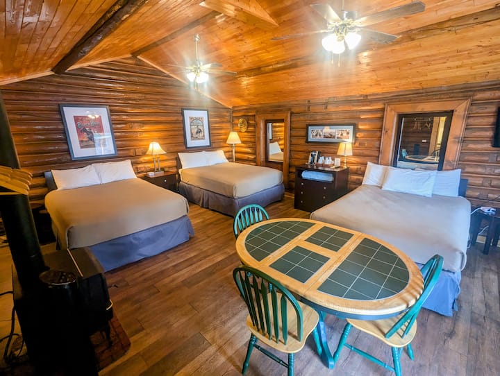 Log Cabin (C. 1908) In Downtown Pinedale Sleeps 6 - Wyoming
