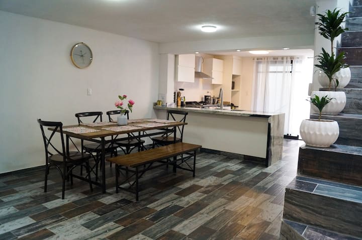 Centro Expositor 12 Huéspedes, 4 Recámaras C/baño - Puebla