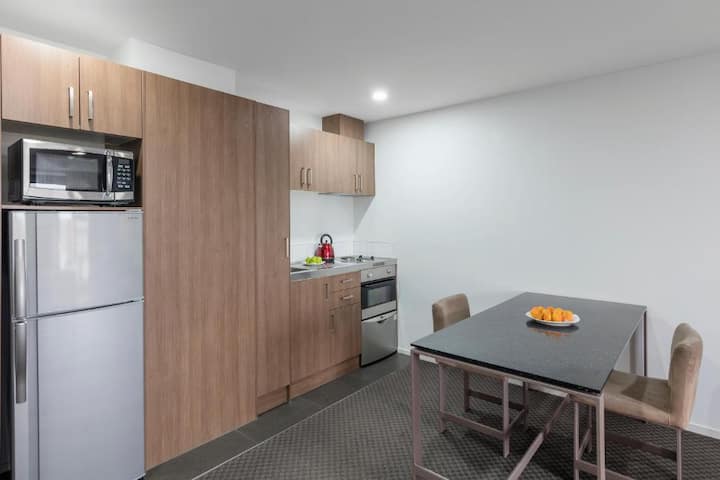 1 Bedroom Apartment- Low Floor Apartment - Auckland