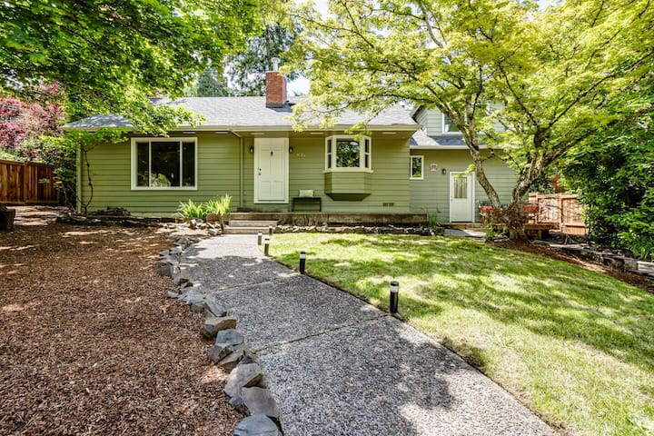 Entire Duplex 8 Blocks From Hayward & Uo Campus - Eugene, OR